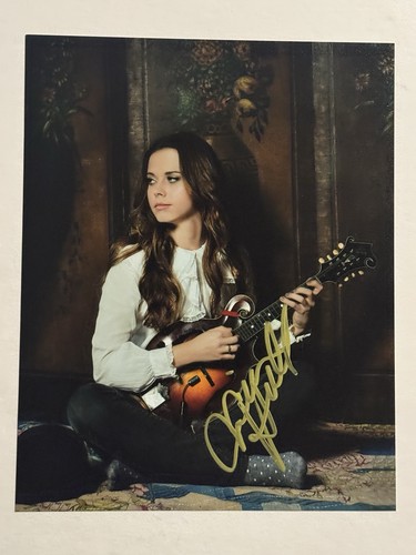 SIERRA HULL HAND SIGNED 8x10 PHOTO AUTOGRAPHED COUNTRY FOLK SINGER RARE ...