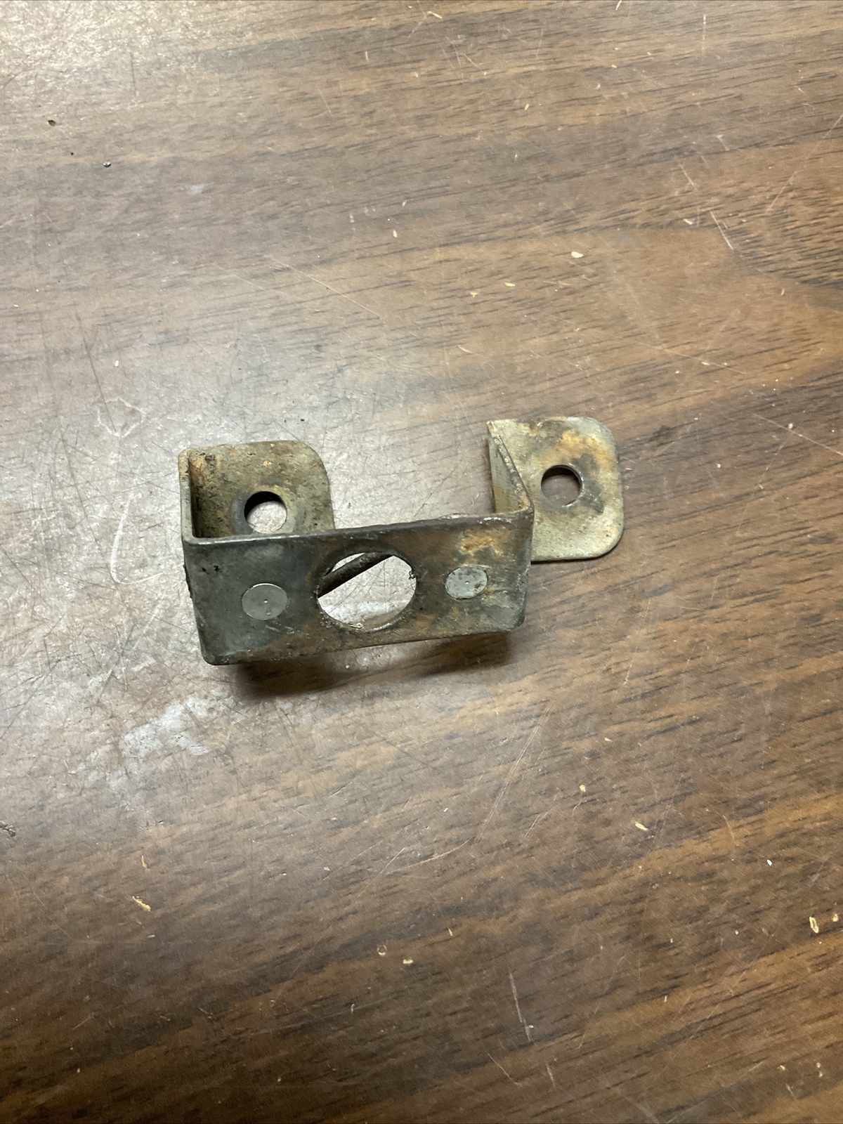 Beechcraft Bonanza RH Aft Cowling Fastener Bracket Assy P/N 35-910238-9 ...