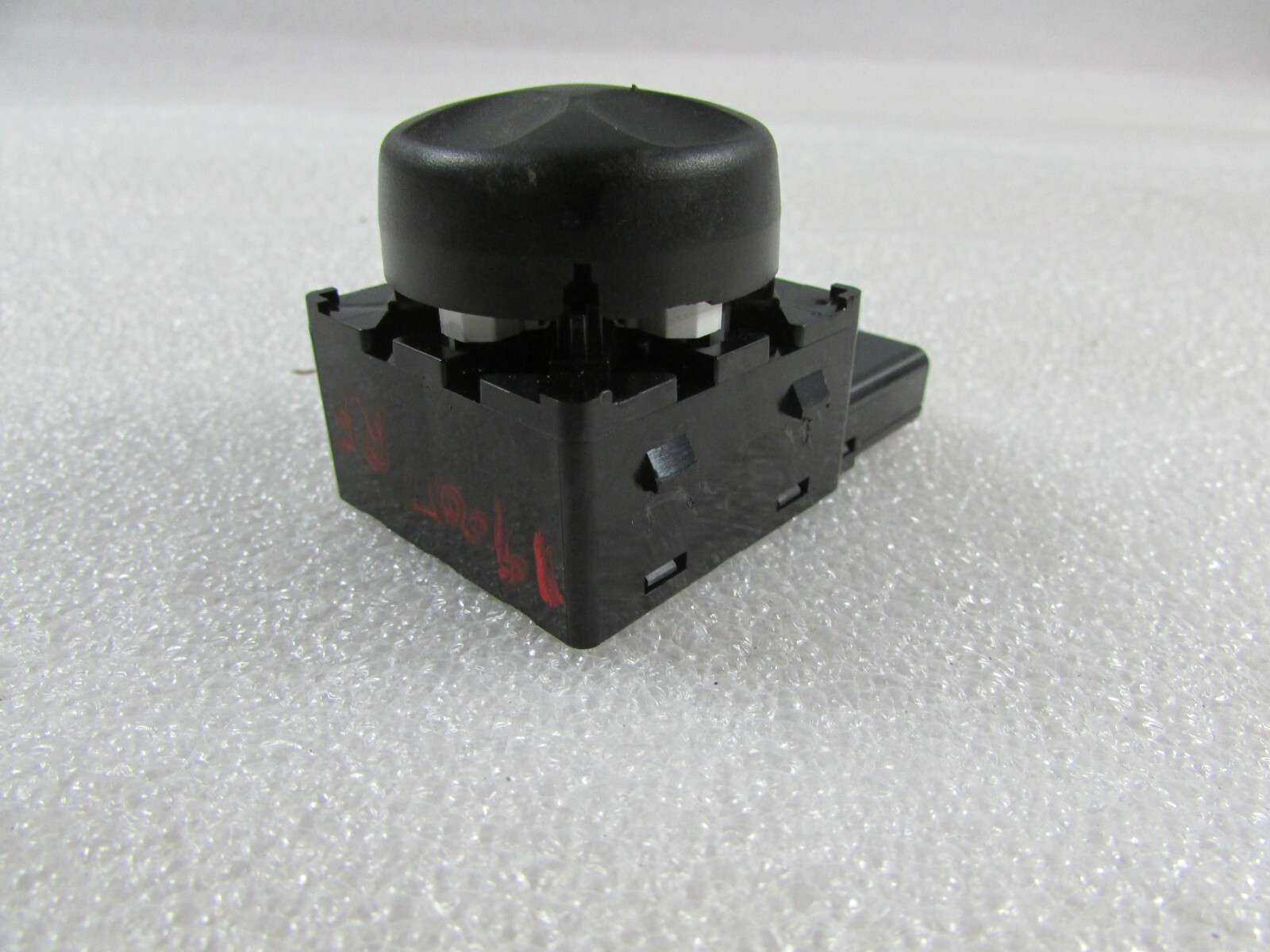 Maserati Ghibli, RH Front Seat Lumbar Support Control Switch Used, P/N ...