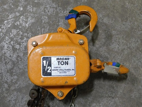 USED MAGNA Lifting Products Inc. 1/2 Ton Magna Ton Chain Hoist | eBay