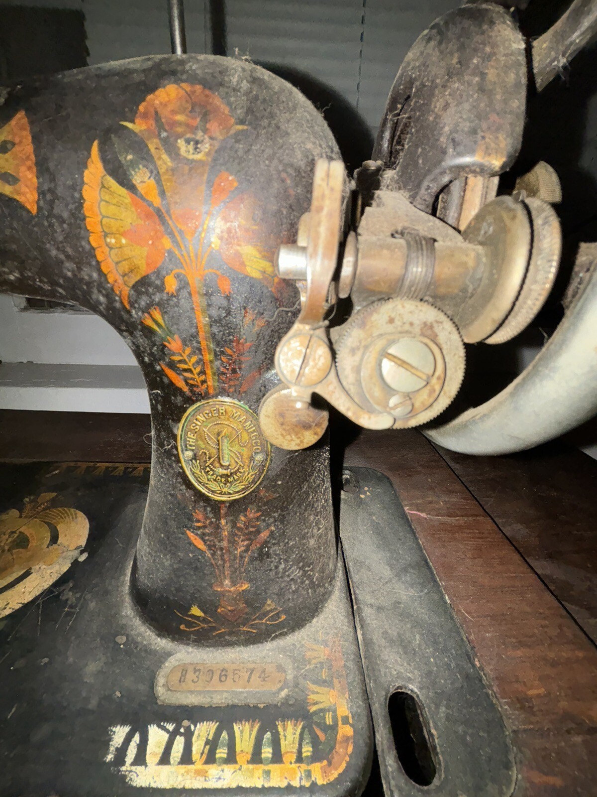 Antique Singer sewing machine and desk. G series serial number. | eBay