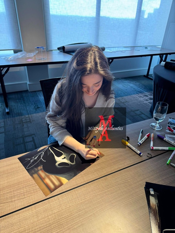 Mikey Madison autographed signed 11x14 photo Scream Amber Ghostface ...