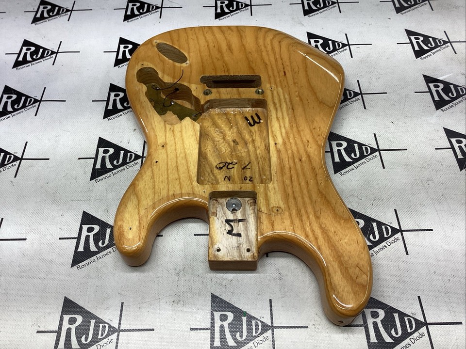 1995 G&L USA Legacy Electric Guitar Body Ash | eBay