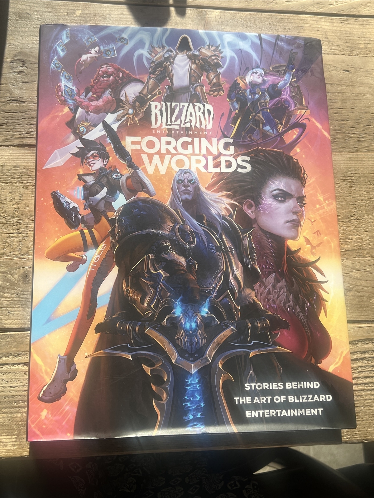 Forging Worlds: Stories Behind the Art of Blizzard Entertainment by Micky Neilso 9781950366569 ...