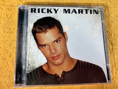 Q10-90 RICKY MARTIN - 1999 | eBay