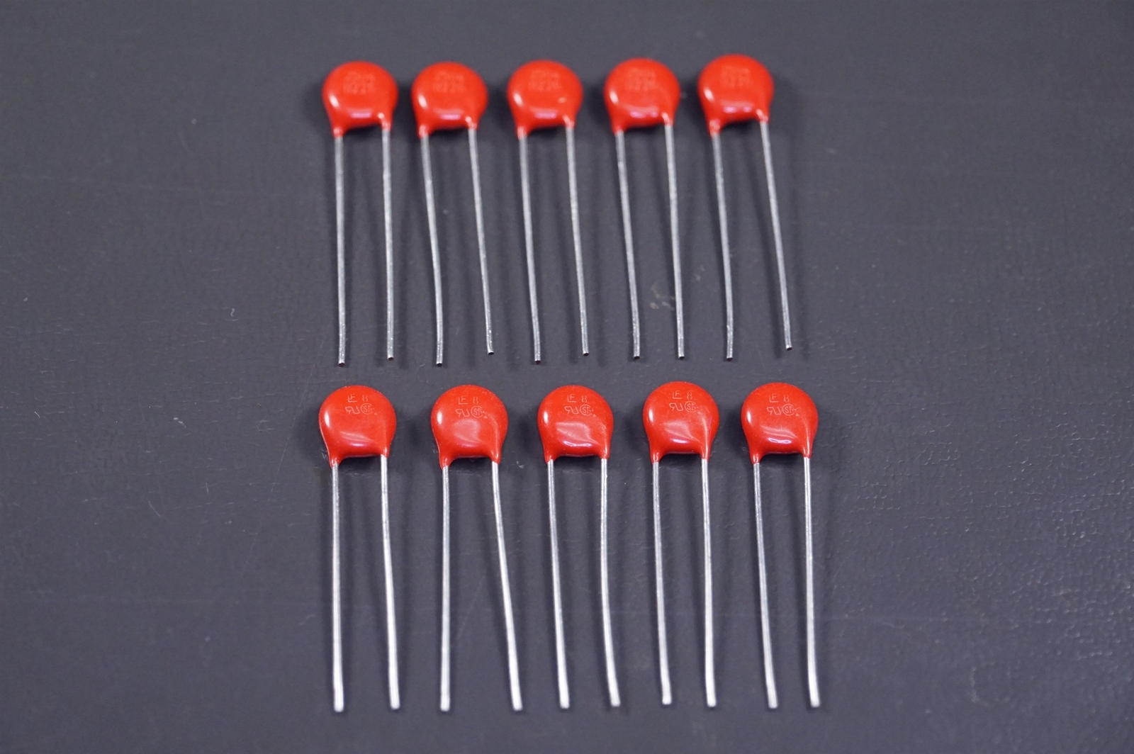 Lot of 10 V250LA4 Littelfuse Metal Oxide Varistors 250V 1.2kA Disc ...