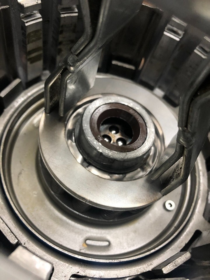 700R4 4L60 4L60E 4L65E INPUT CLUTCH SPRING RETAINER PROTECTING INSTALL ...