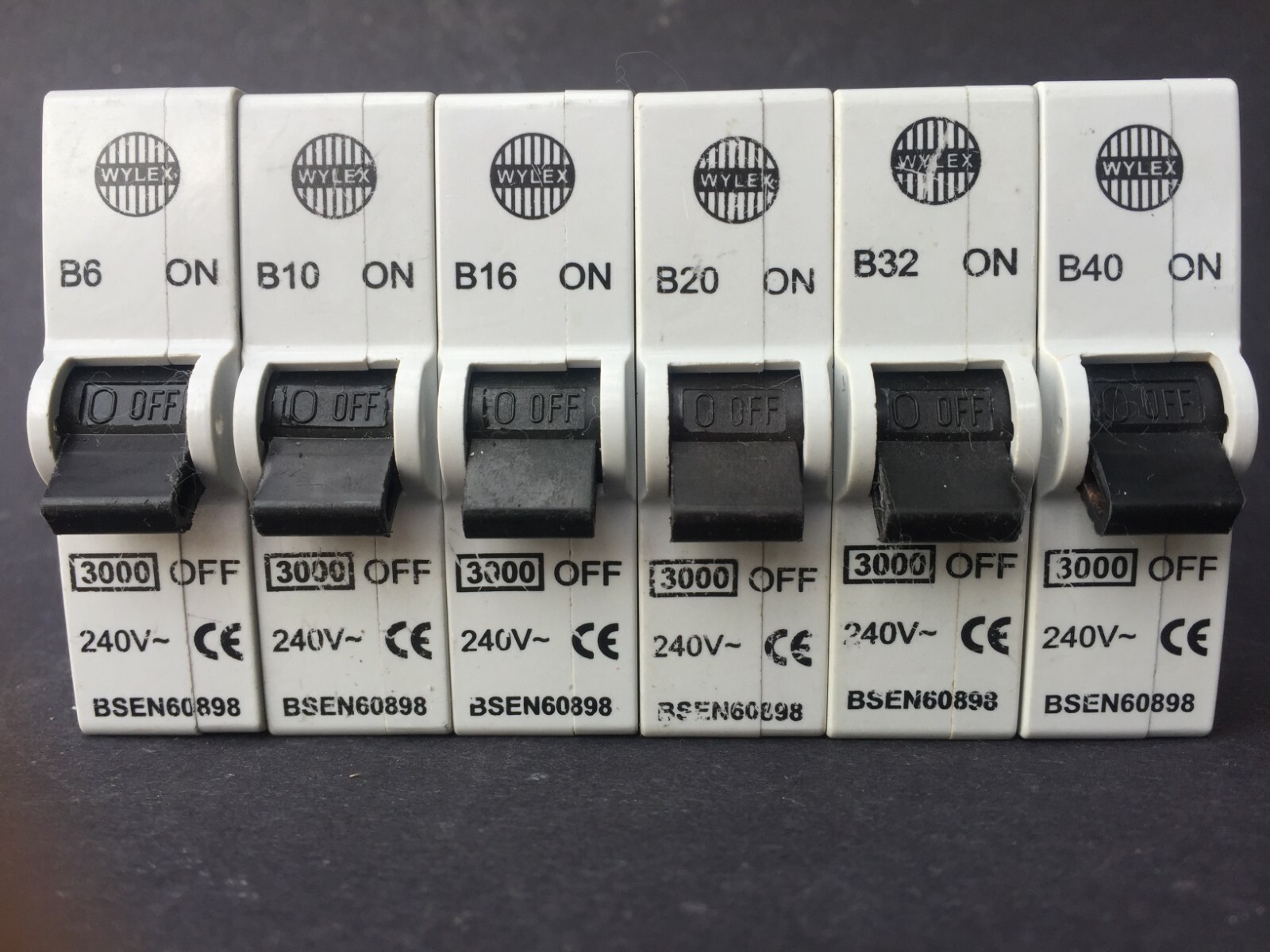 Wylex Plug In MCB ABB B6 B10 B16 B20 B32 B40 - NO BASE SHEILD INCLUDED ...