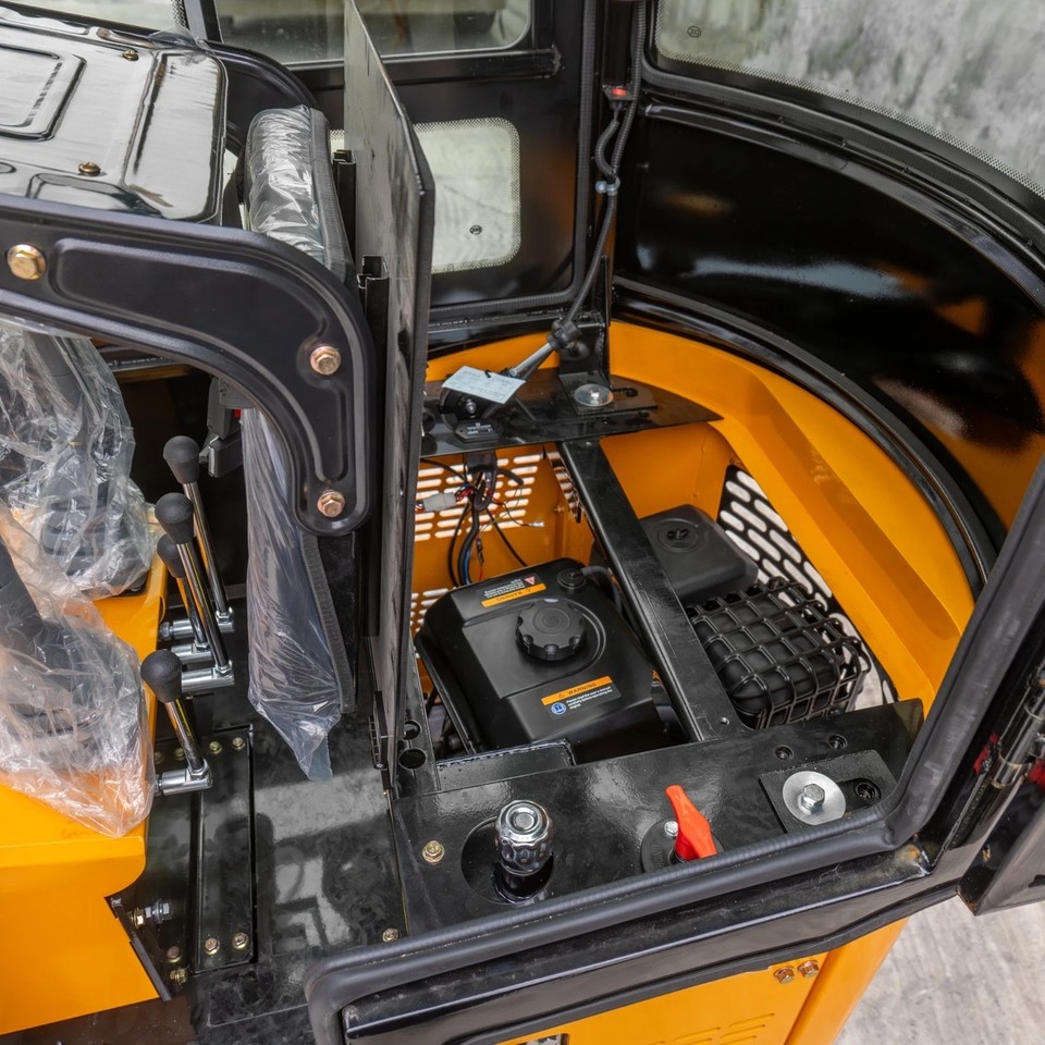 MMS 1.2Ton Enclosed Cab Mini Excavator 13.5HP Gas EPA Engine With 6 ...