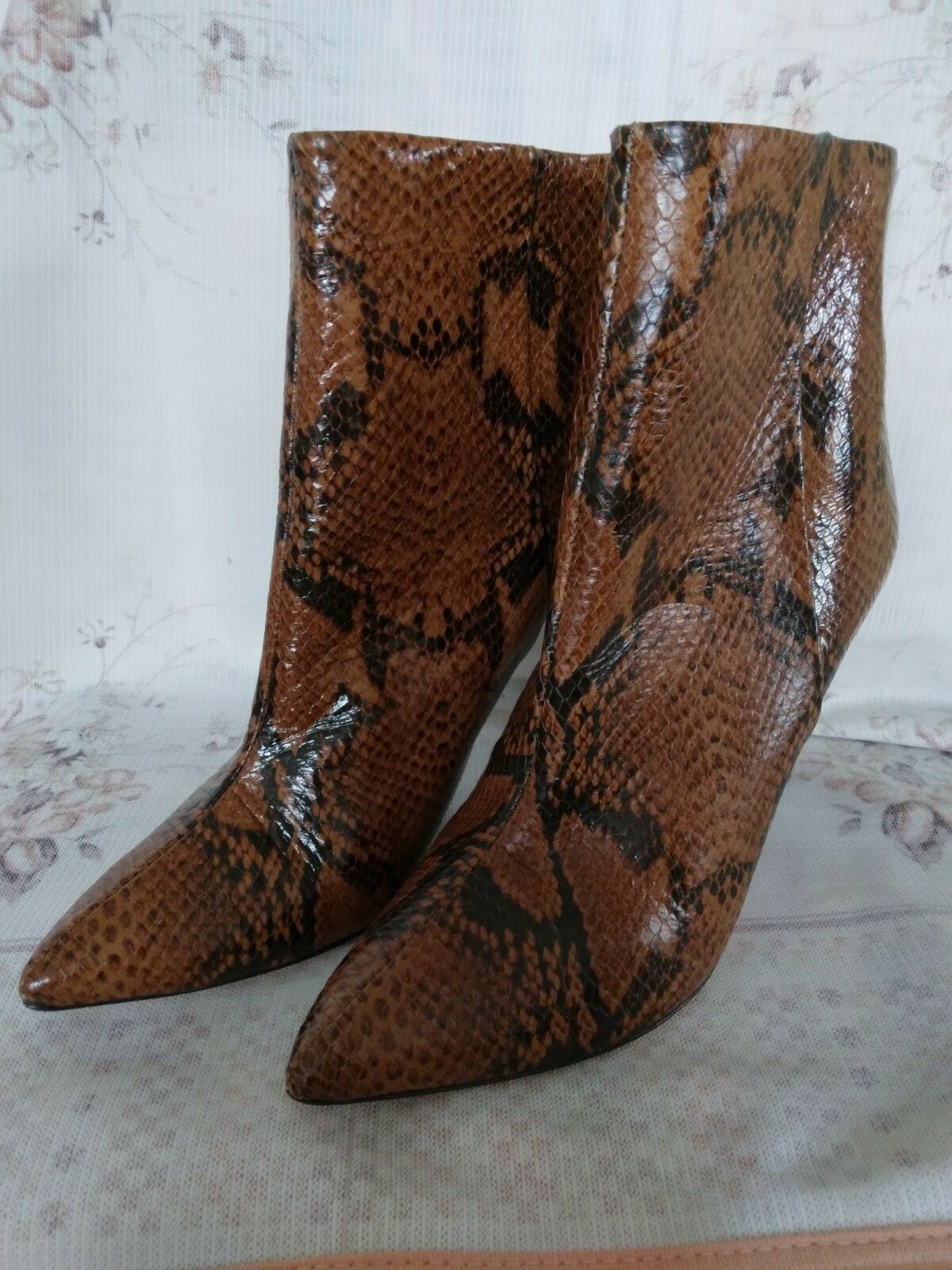 SCHITZ WOMANS HIGH HEELS . SNAKE PRINT. MADE IN BRAZI… - Gem
