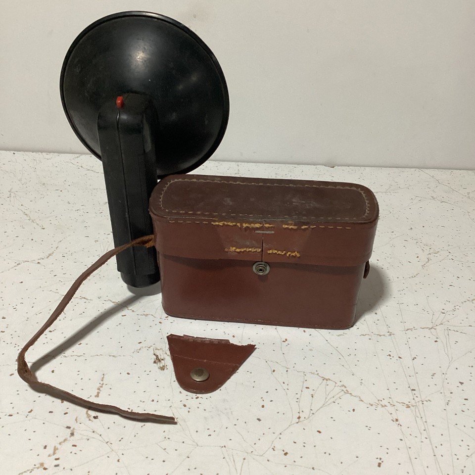 Vintage Argus C3 Camera with 2-Prong Flash Attachment and Leather Case ...