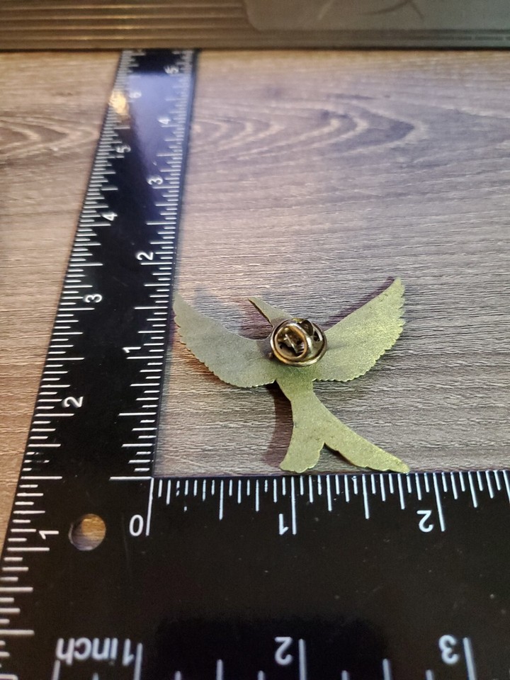 Hunger Games Movie Pin Mockingjay Bird Arrow Gold Tone Brooch D7 | eBay