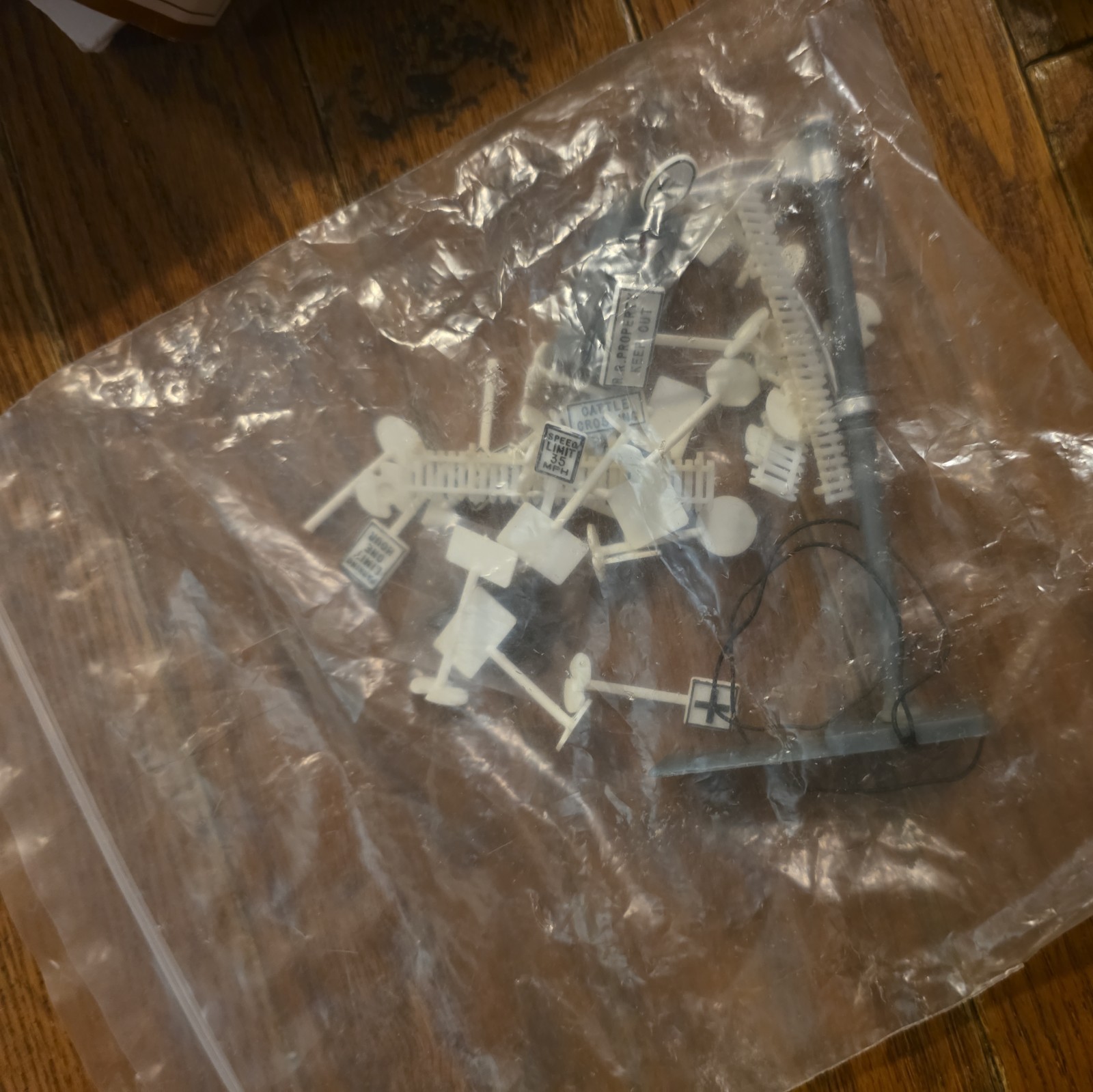 Tyco & Others Building Kits Ho Scale - Lot with Buildings Train Track ...