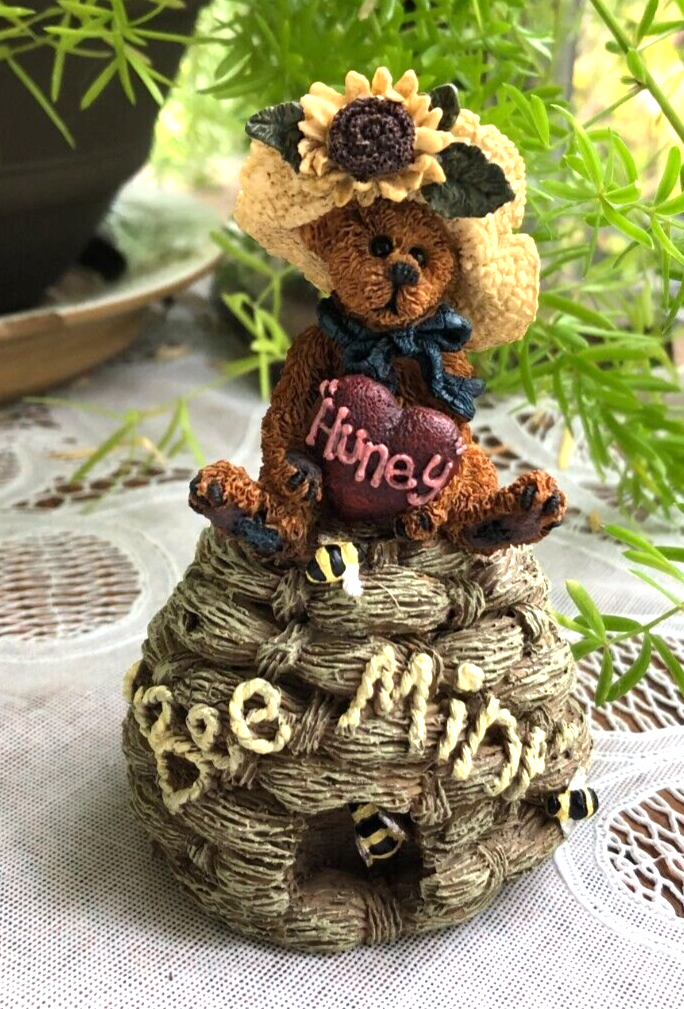 BOYDS BEARSTONE FIGURINE - BAILEY...A LITTLE BIT OF HONEY | eBay