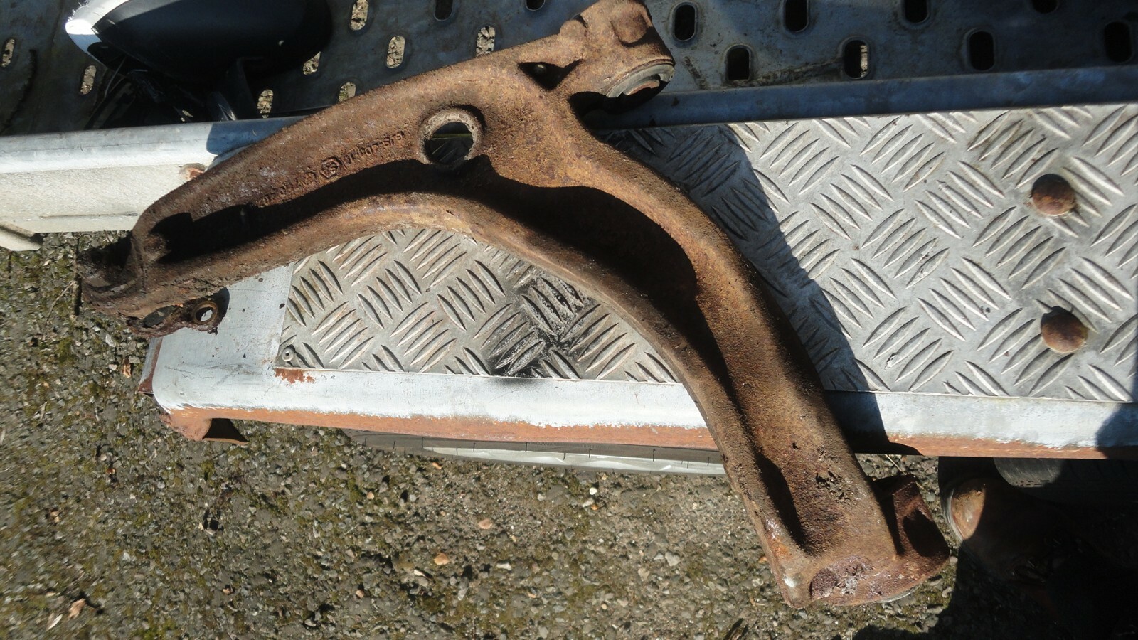 VW TRANSPORTER T5 LOWER WISHBONE TRACK CONTROL ARM TRAILING OFFSIDE ...