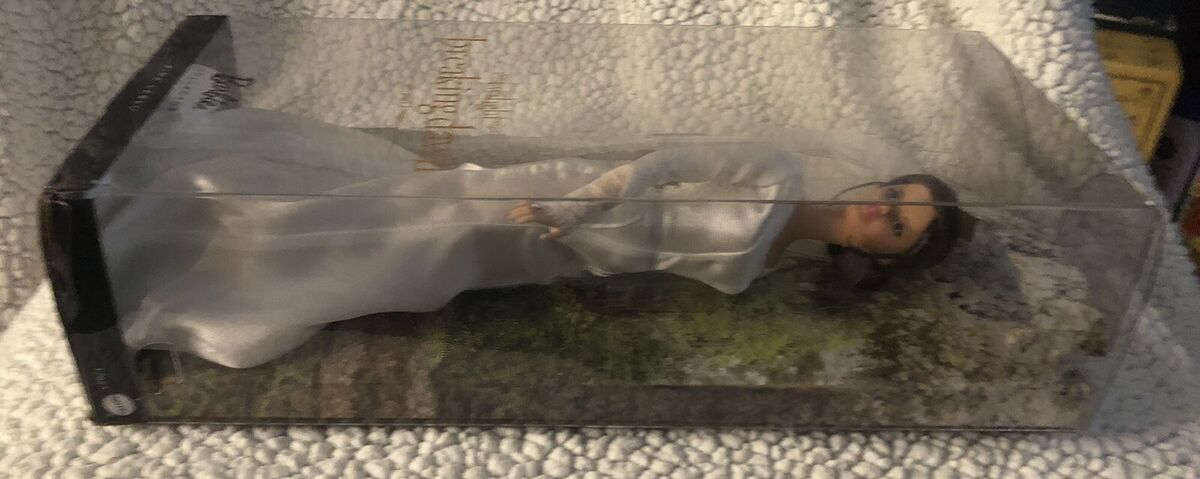The Twilight Saga Breaking Dawn part 1 Bella Wedding Barbie The Twilight Saga Breaking Dawn part 1 Bella Wedding Barbie