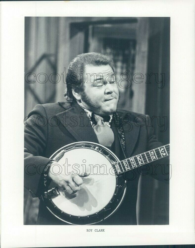 1972 Press Photo Country Legend Roy Clark Picking Banjo | eBay