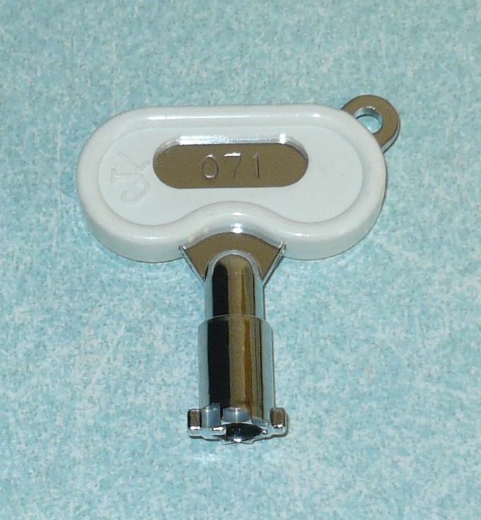 Pachislo Skill Stop Slot Machine Door Key Sammy Rodeo Aristocrat OEM ...