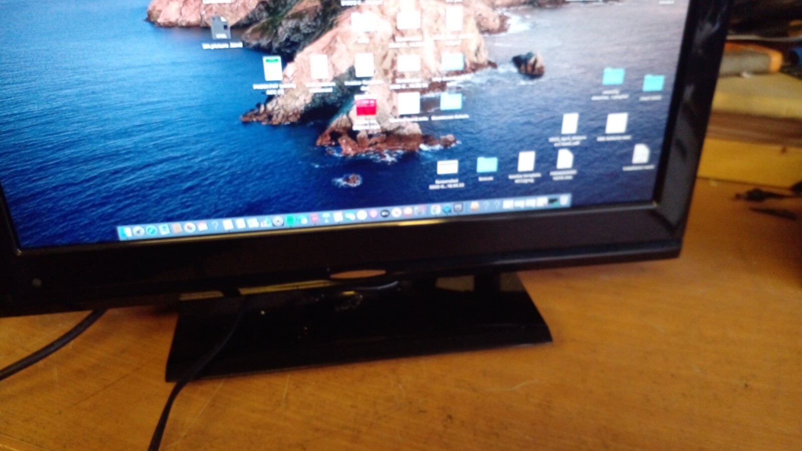 Unbranded 19-830 19" TV HDMI, Aerial, VGA, Scart, RCA (340) | eBay