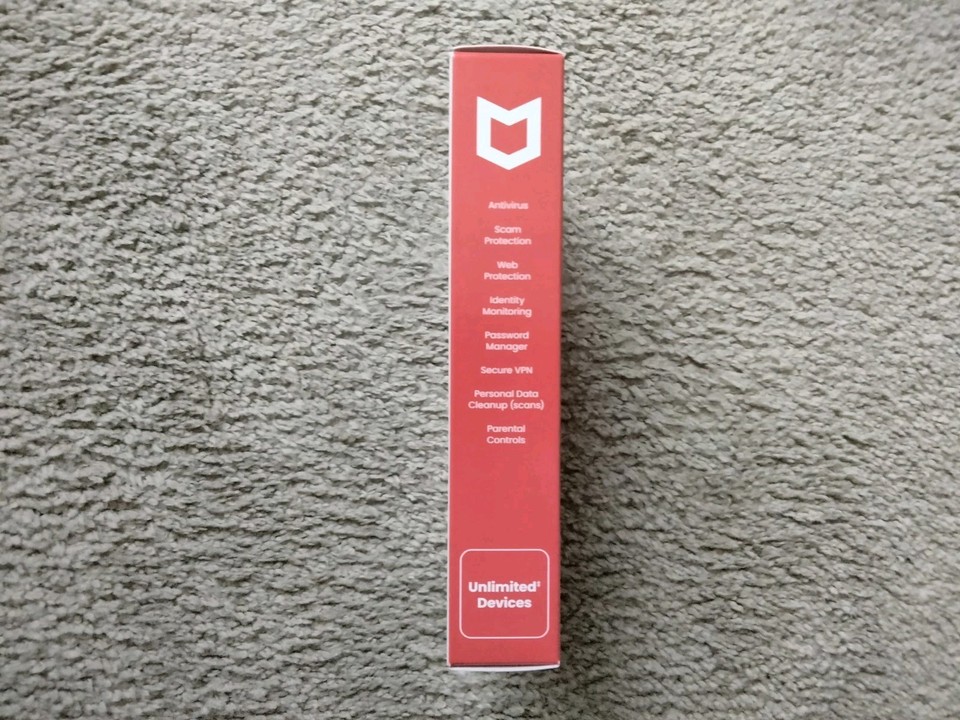 McAfee LiveSafe 2026 Unlimited Devices, Antivirus Internet, 1 Year ...