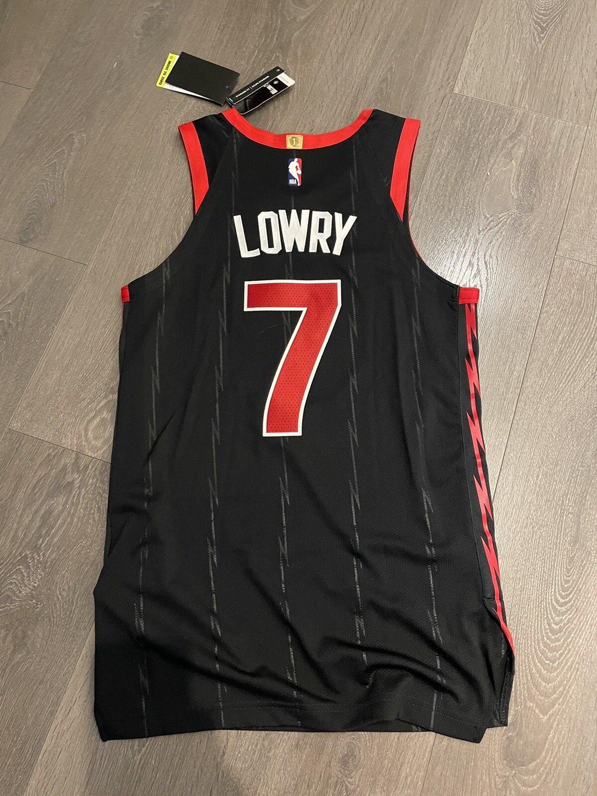 BNWT Nike Kyle Lowry Toronto Raptors Authentic Jersey sz 40 small Drake ...