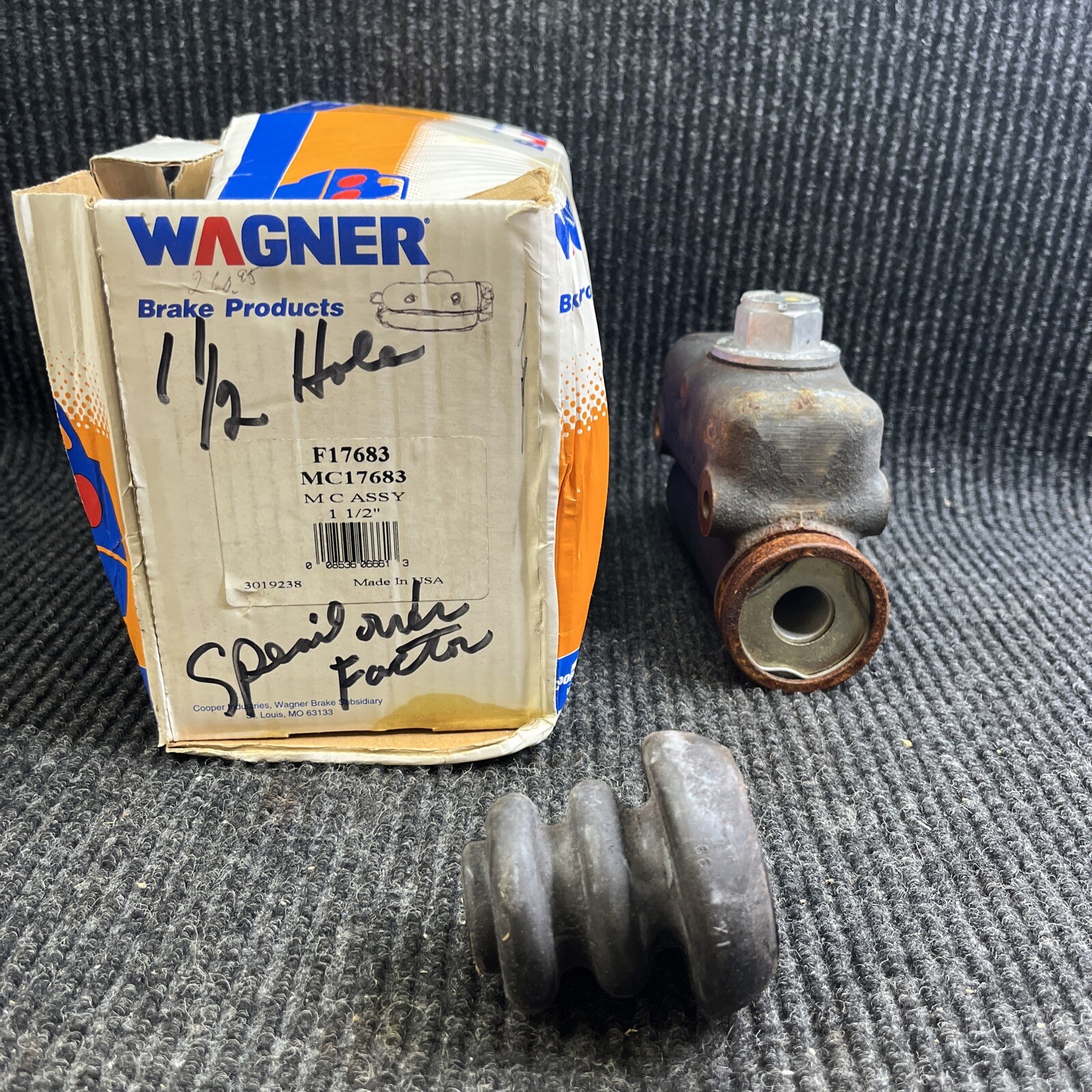 Wagner F17683 Brake Master Cylinder - 1-1/2" Bore 1/2"-20 Port FE14026 ...