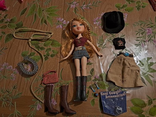 Bratz Rodeo Wild West Sorya 2001 with white and gray horse | eBay