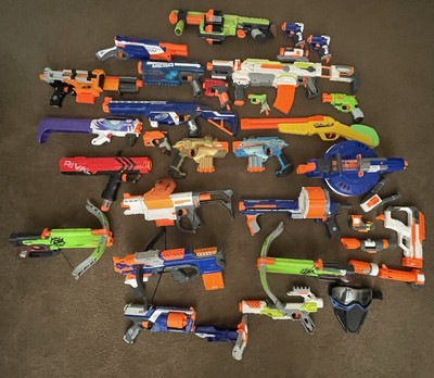 Nerf Bulk 23 Piece Guns, Mask, 16 misc. attachments, 10 Mags, Plus 300 ...