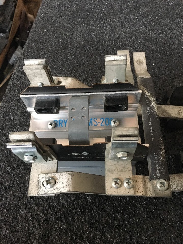 BRYANT METER SOCKET MS-200 A 120/240V 1 PHASE OBSOLETE GOOD CONDITION ...