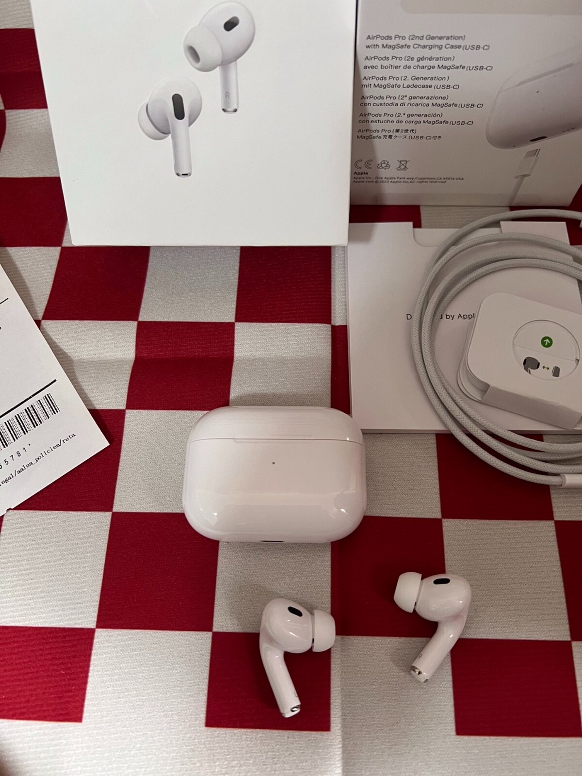 Apple AirPods Pro 2nd Generation with MagSafe Wireless Charging Case ...
