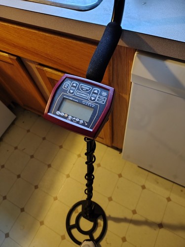 White's Coinmaster Target ID Metal Detector, Coins, Relics, Beach ...