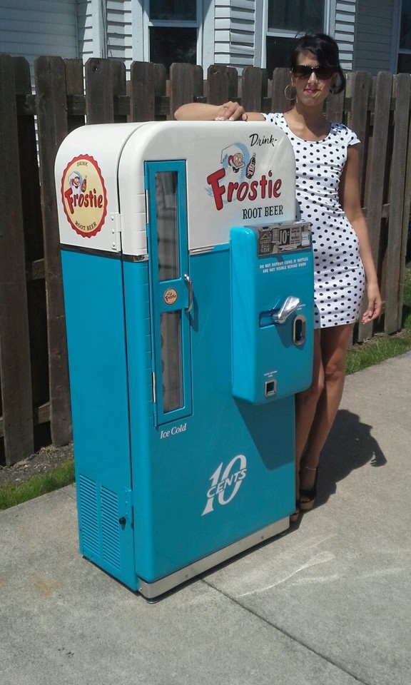 Vendo Frosty Rootbeer Coca Cola Coke machines Vendo 81B Cavalier 72 PRO ...