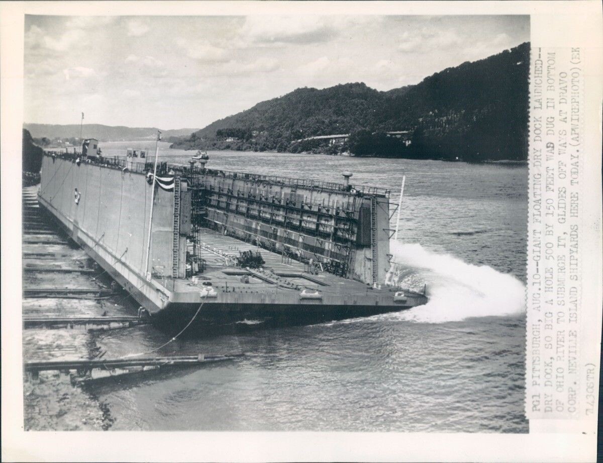 1946 Press Photo Launching of Drydock Dravo Neville Island Shipyards ...