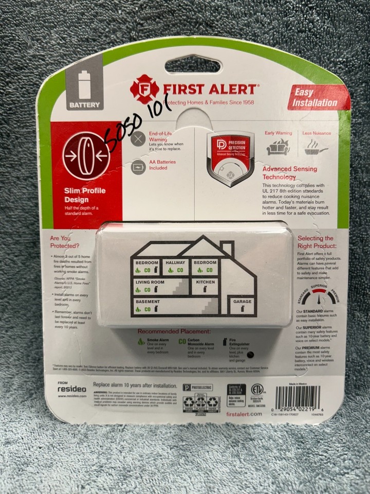 First Alert 2-IN-1 Smoke & Carbon Monoxide Alarm Detector, Battery ...