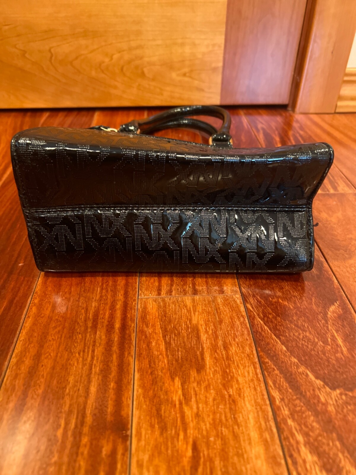 Noble Exchange Purse, faux patient leather, 9x8x4. Black, gold hardware ...