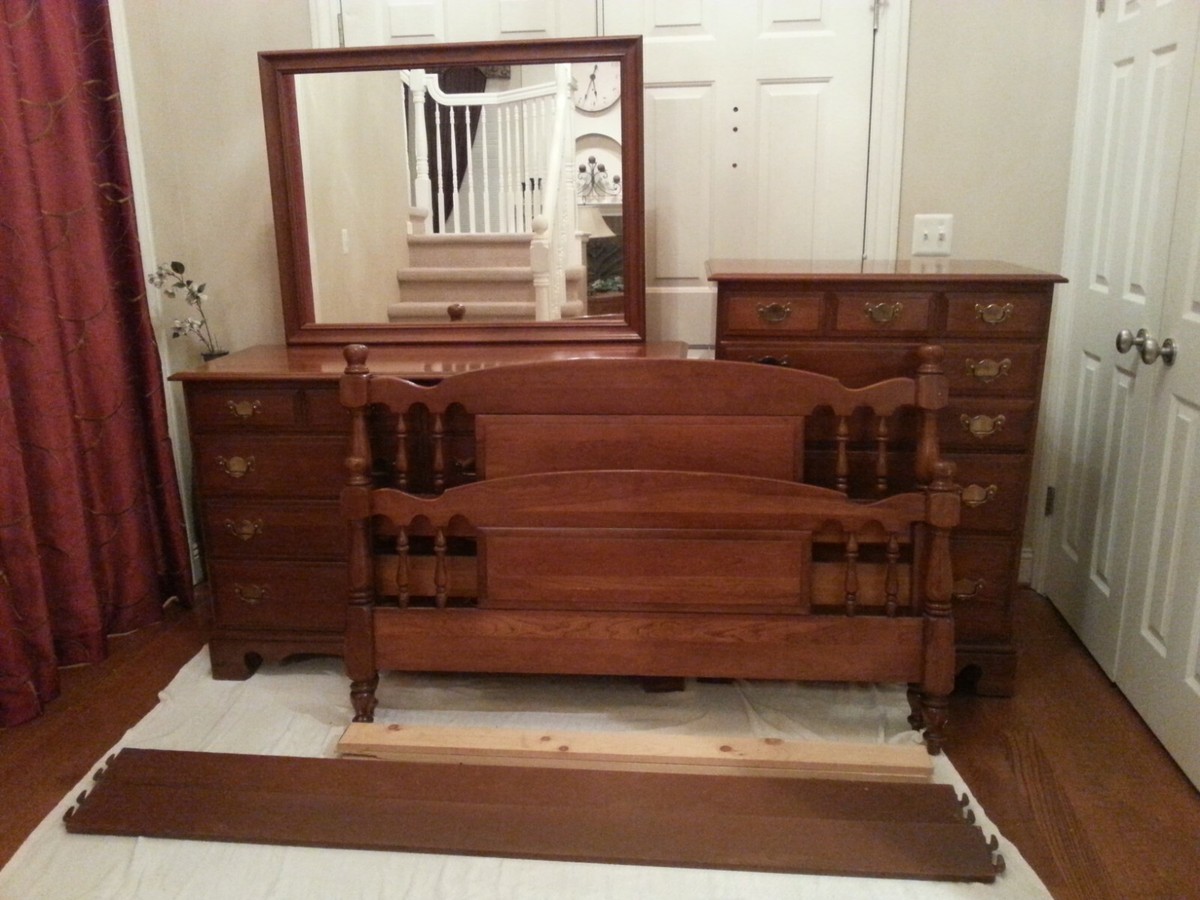 American Bedroom Furniture 1920s NEW CASTLE, DELEWARE 1790 1820
