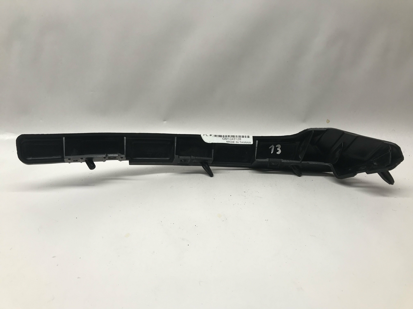 2018 CHEVROLET CAMARO 3.6 Front Right Bumper Bracket gm1043128 84140556 ...