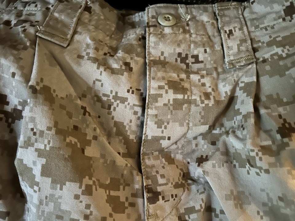 New USMC FROG Combat Uniform Pants Desert MARPAT Small SR Marine Corps ...