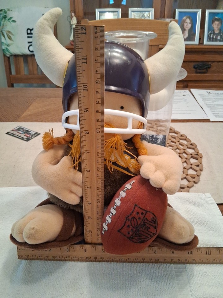 1983 VINTAGE MN Vikings RAGNAR mascot TUDOR GAMES 14X10" UNIQUE Plusch ...