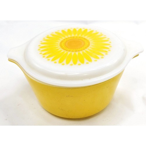 Vintage Pyrex Sunflower Daisy 1 QT #473 Casserole Dish With Daisy Milk ...