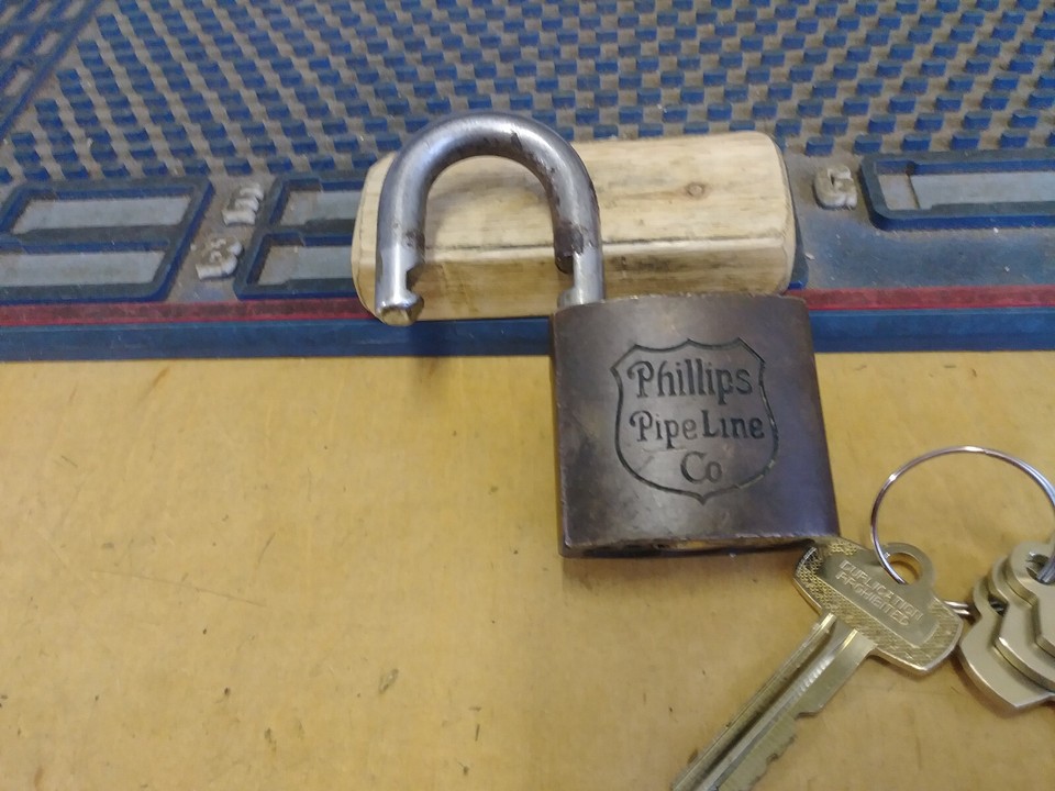 Vintage BEST Padlock PHILLIPS PIPELINE CO w/keys oper/master/control ...