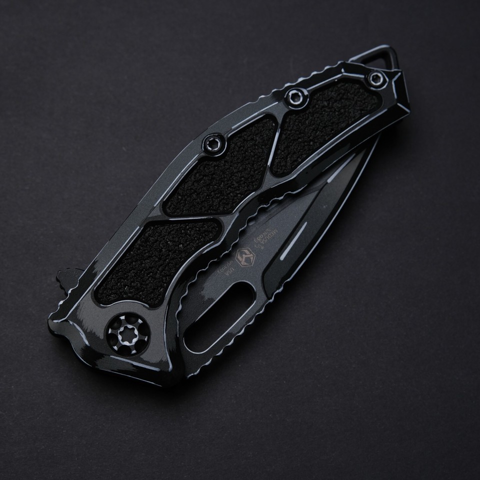 Heretic Knives Medusa Cel Shaded - Grey Shading / MagnaCut Tanto Blade ...