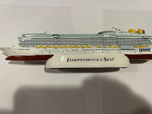 ROYAL CARIBBEAN Cruise Line Scale Model Ship Replica INDEPENDENCE of ...