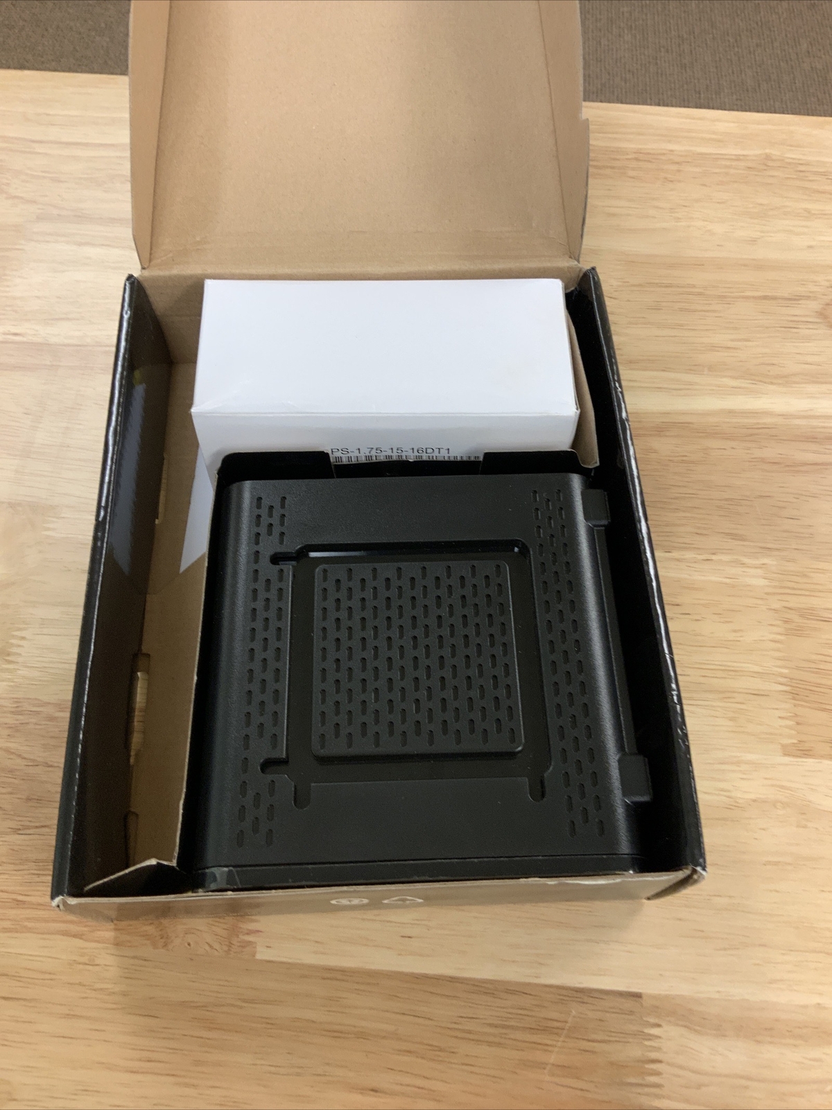 Motorola SURFboard eXtreme Cable Modem SB6121 DOCSIS 3.0 - See Photos ...