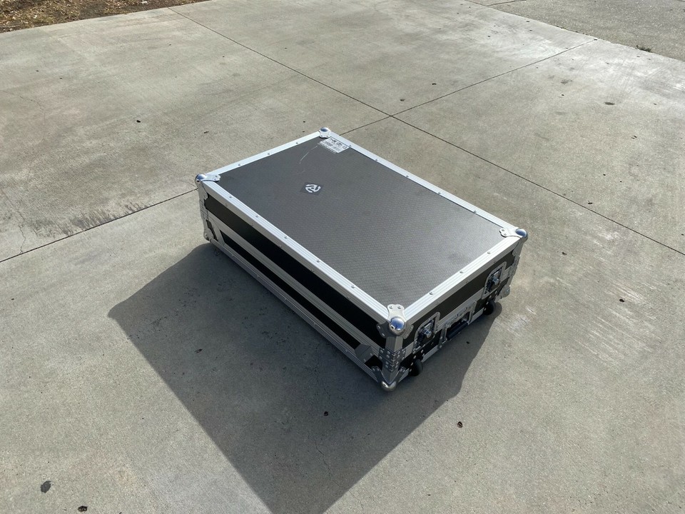 Numark NS7 with ProX XS-NS7iii Flight Case | eBay