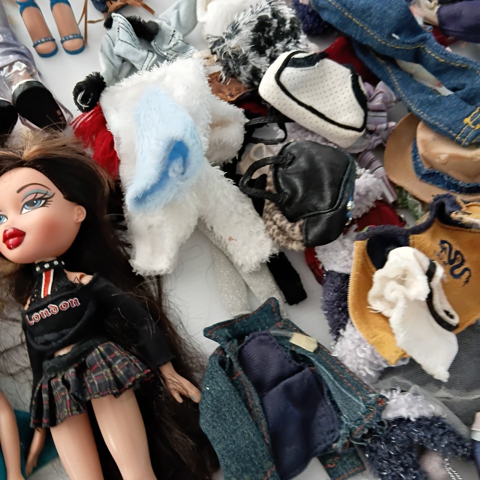 Bratz Dolls Clothes Accessories Vintage Large Bulk Mixed Lot | eBay ...