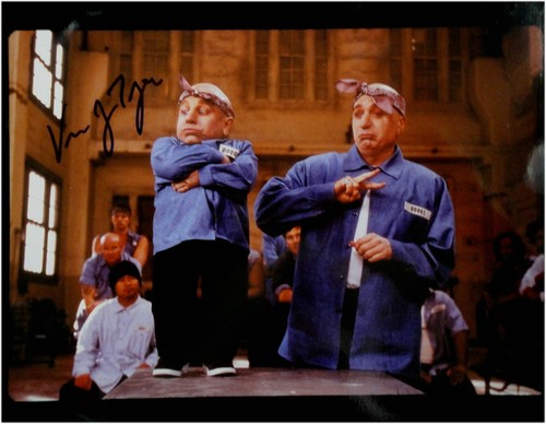 Verne Troyer Signed Autographed 8X10 Photo Austin Powers Mini Me Peace ...