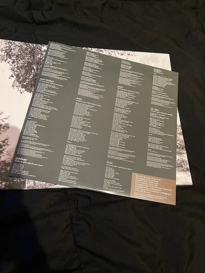 Taylor Swift folklore [Limited Edition] Beige Colored Double Vinyl LP ...