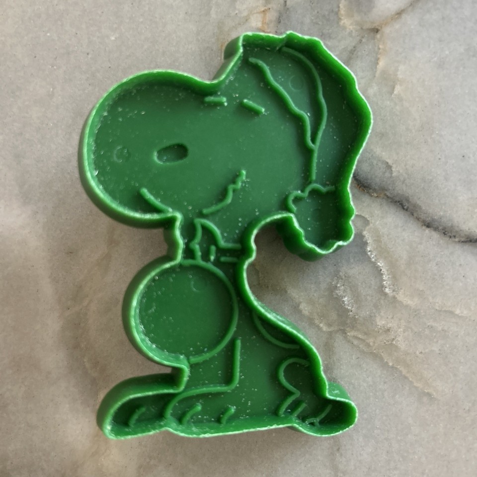 Vintage Peanuts Snoopy Cookie Cutters Lot Of 4 Charlie Brown Lucy Linus ...