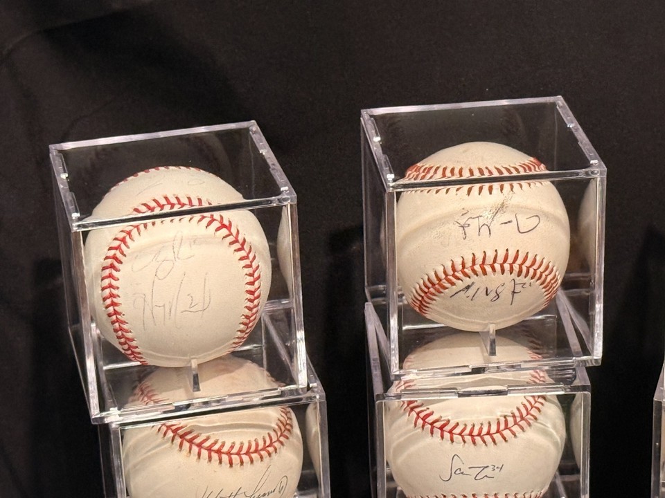 Lot of 15 Signed Baseballs with Display Cases | eBay